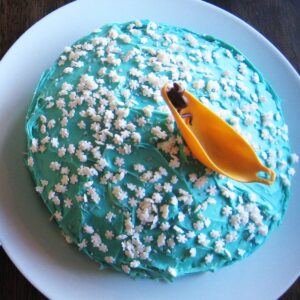 A Narnia Cake - The Voyage of the Dawn Treader - Life as Mom